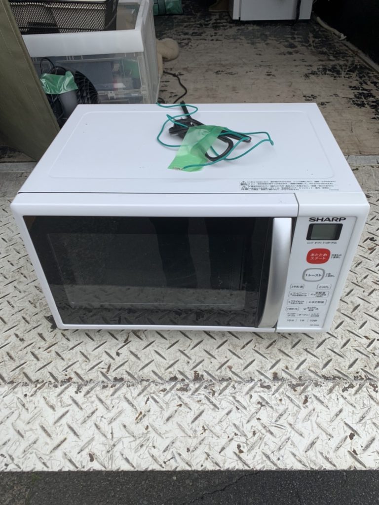 【電子レンジ】シャープ RE-S50A-W 2018年製をお譲り頂き、無料引取しました。 ｜ 不用品買取を依頼するならコストパフォーマンスに優れた不用品買取MAX